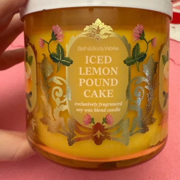 Bath & Body Works | Accents | Iced Lemon Pound Cake Candle | Poshmark